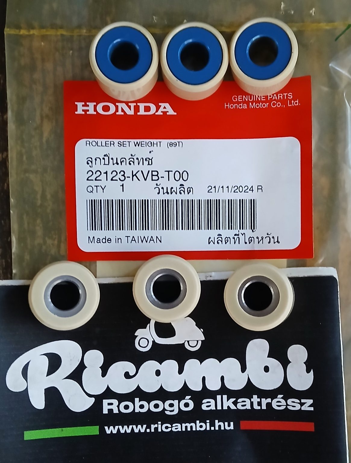 Honda Vision görgőszett 14 grammos – gyári 22123-KVB-T00 – Ricambi.hu